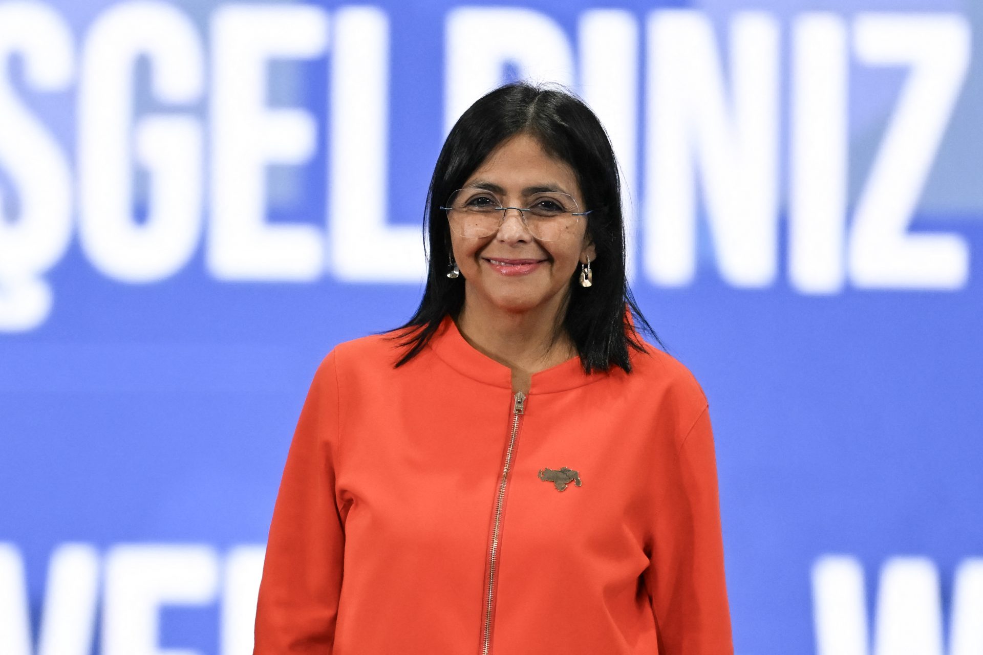 Maduro firma un decreto de conmoción externa para defenderse de la ...