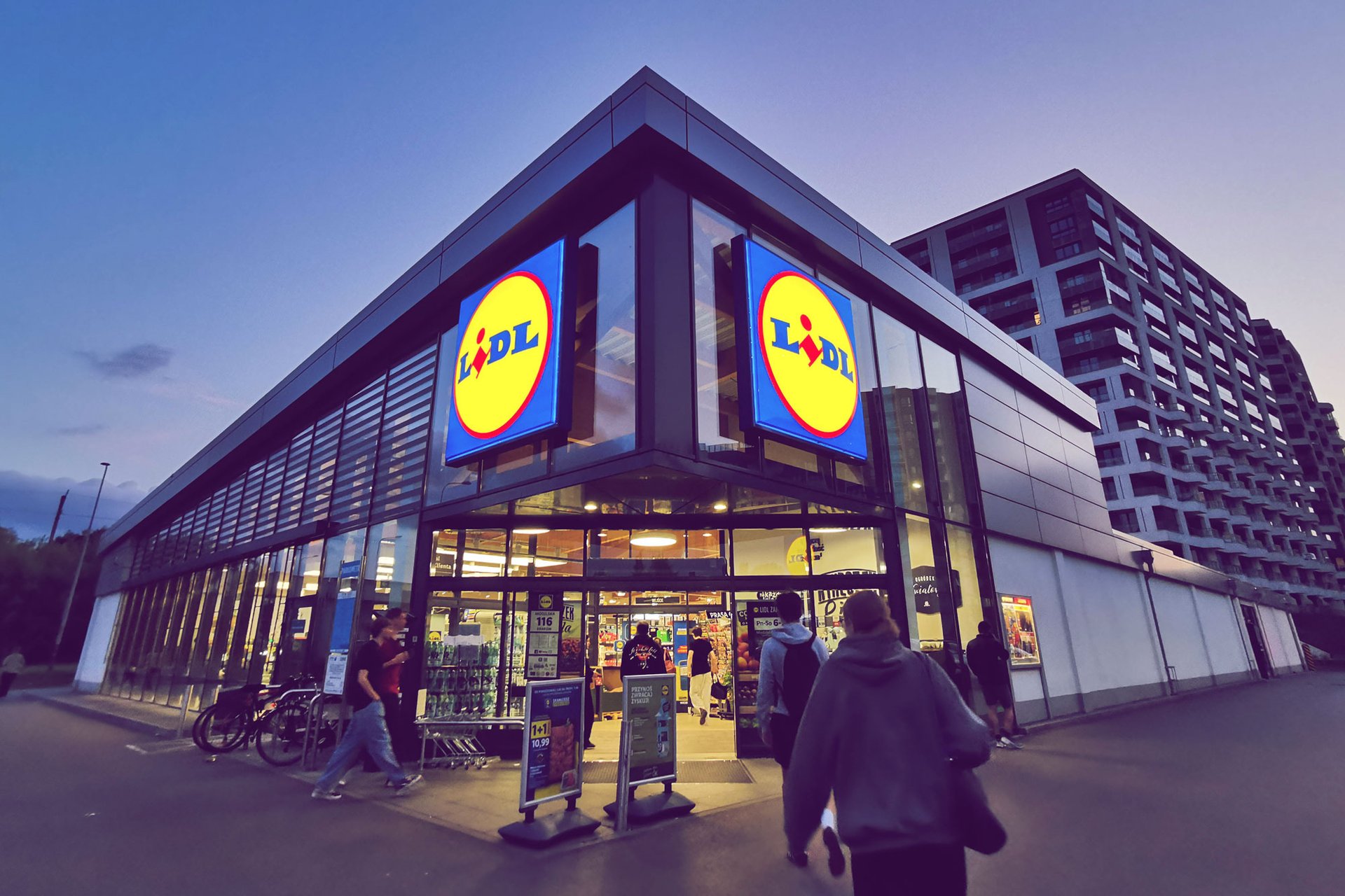 Mit diesem Leo-Mantel beweist Lidl, dass Regenjacken durchaus stylish ...