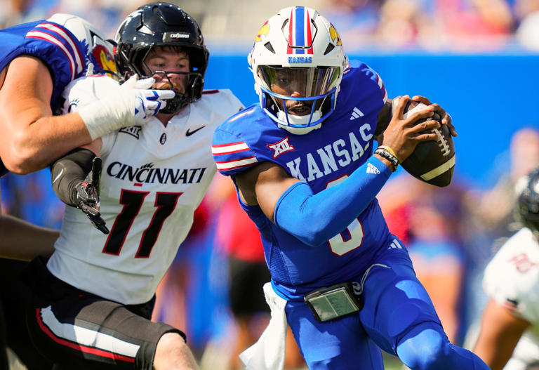 Cincinnati Bearcats drop home finale to BYU Cougars | Replay