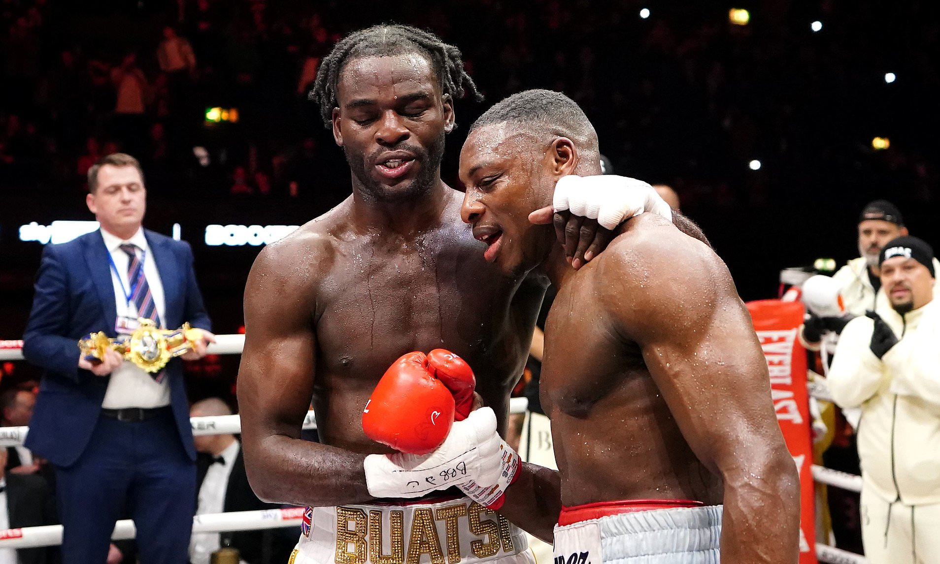 Dan Azeez on fighting in front of his father for the first time and ...