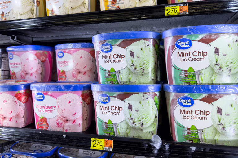 Walmart to eliminate synthetic food dyes from store brands