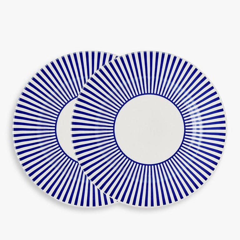 The three style notes we're taking from Gwyneth Paltrow's decadent blue ...