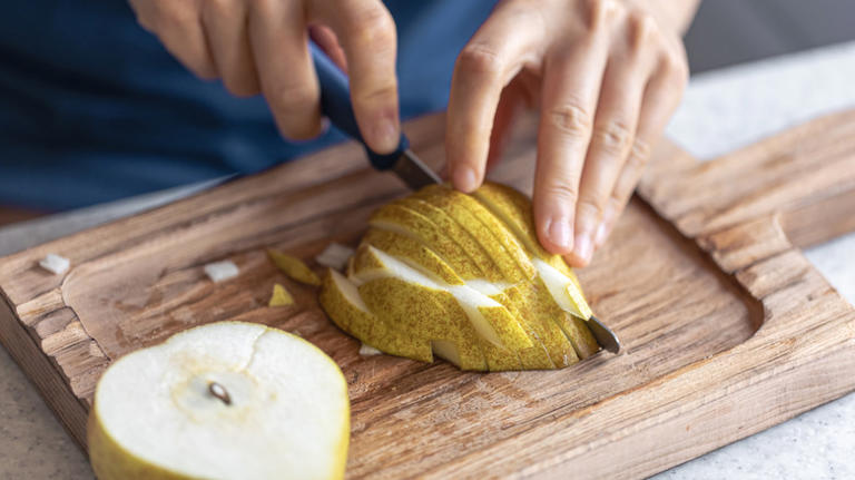 How To Store Cut Pears So They Stay Fresh