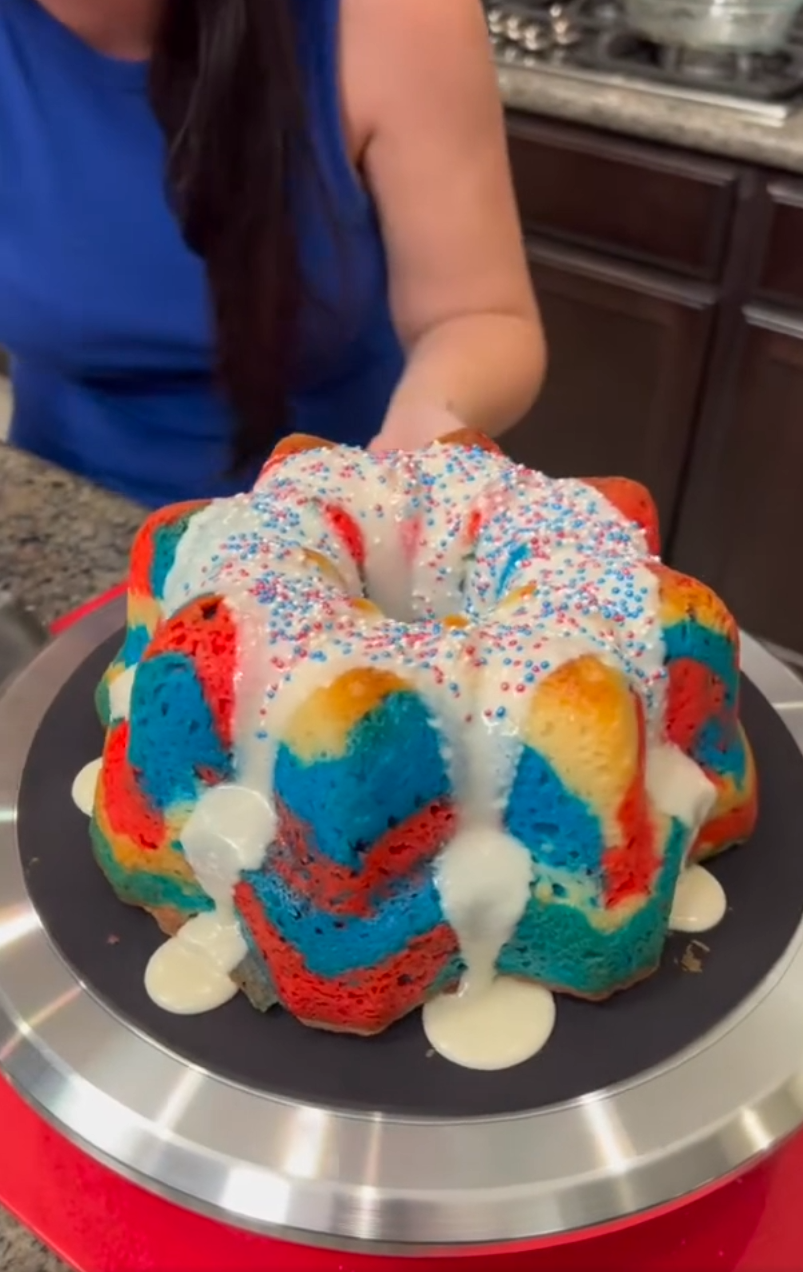 Colorful Tie-Dye Cake is So Easy