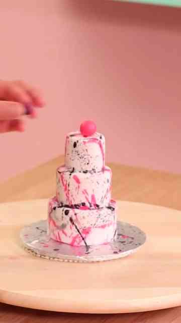 This artsy cake was so much fun to make 🤩