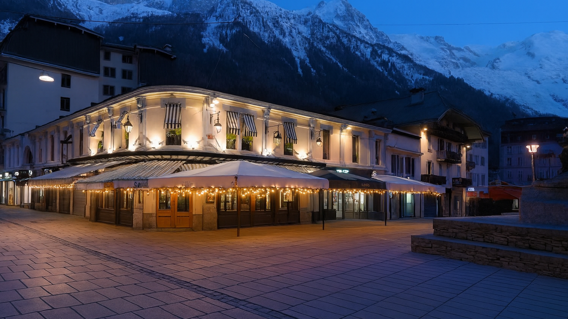 Chamonix Mont Blanc France – Evening Walk with Mont Blanc Views