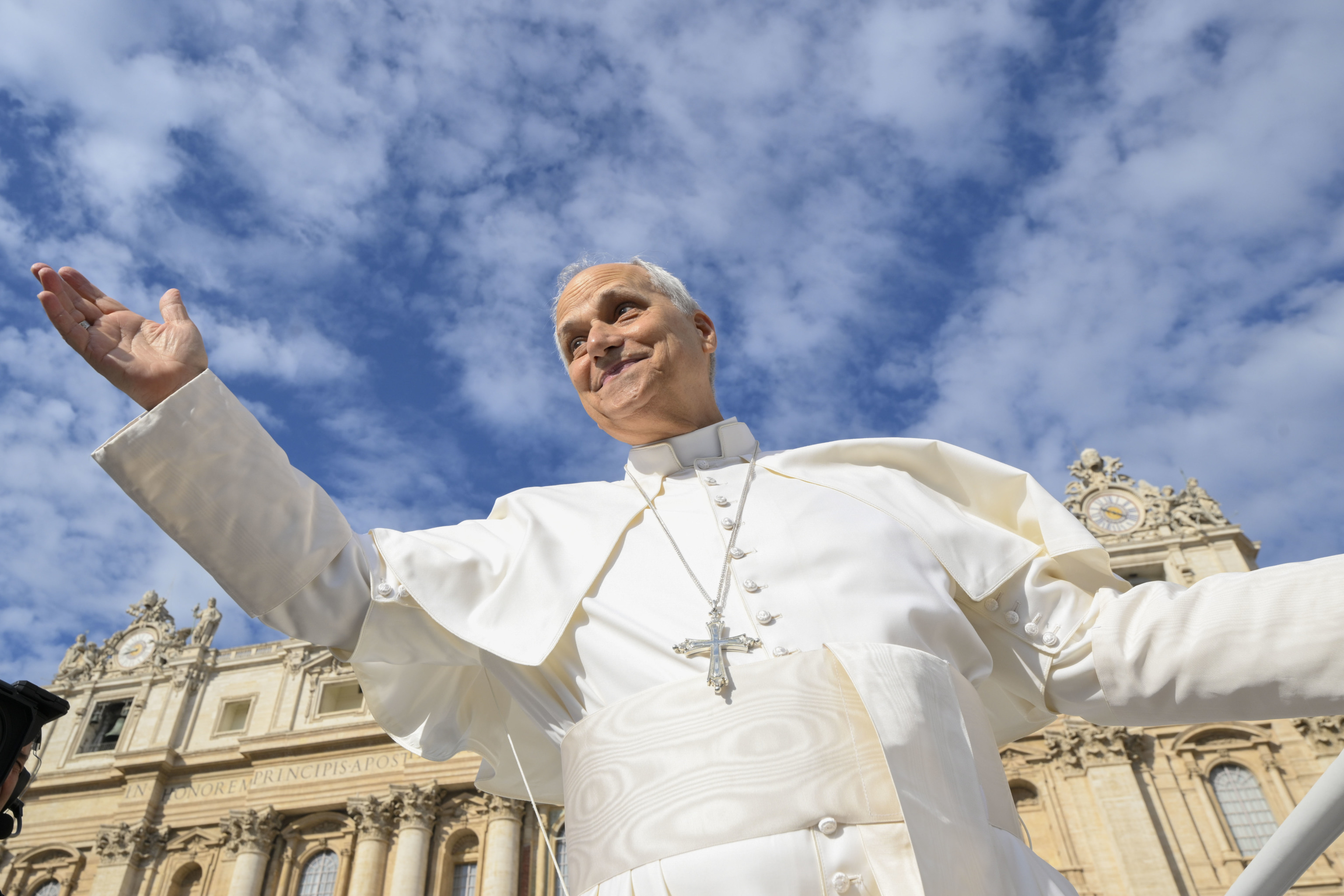 Pope receives a personalized baseball bat
