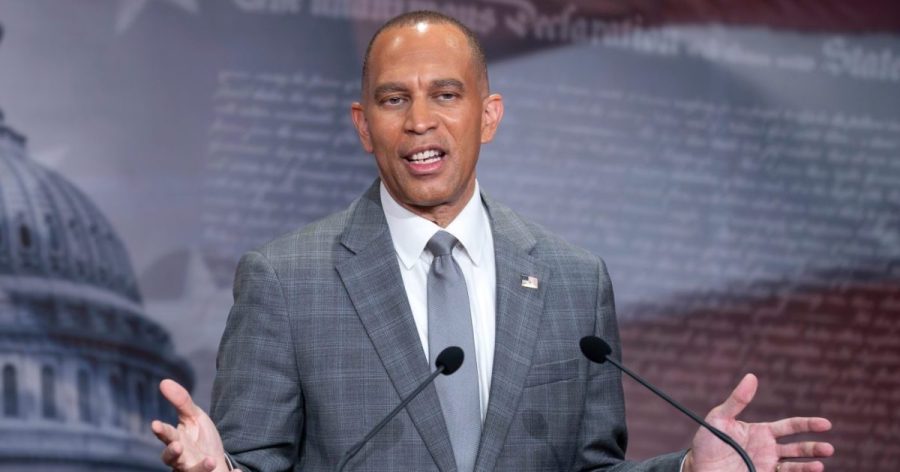 ‘Trump 2028’ hats ‘randomly appeared’ during White House meeting: Jeffries