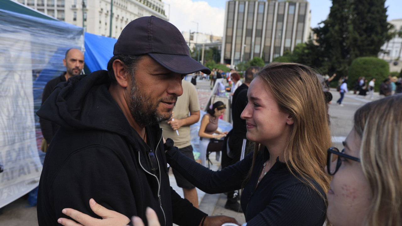 Αναβάλλεται μετά από αίτημα της Ζωής Κωνσταντοπούλου η εκταφή του γιου ...