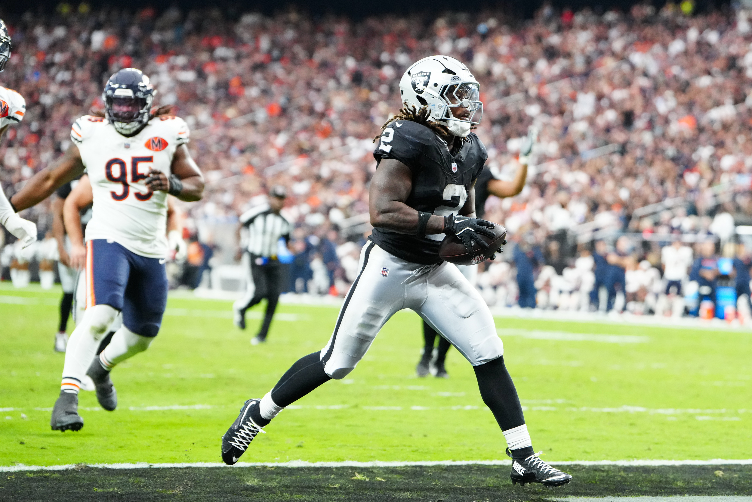 Ashton Jeanty did his part to break collective rookie record