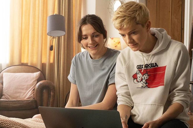 Wayward star Mae Martin's life from gender identity to surprising Royal ...