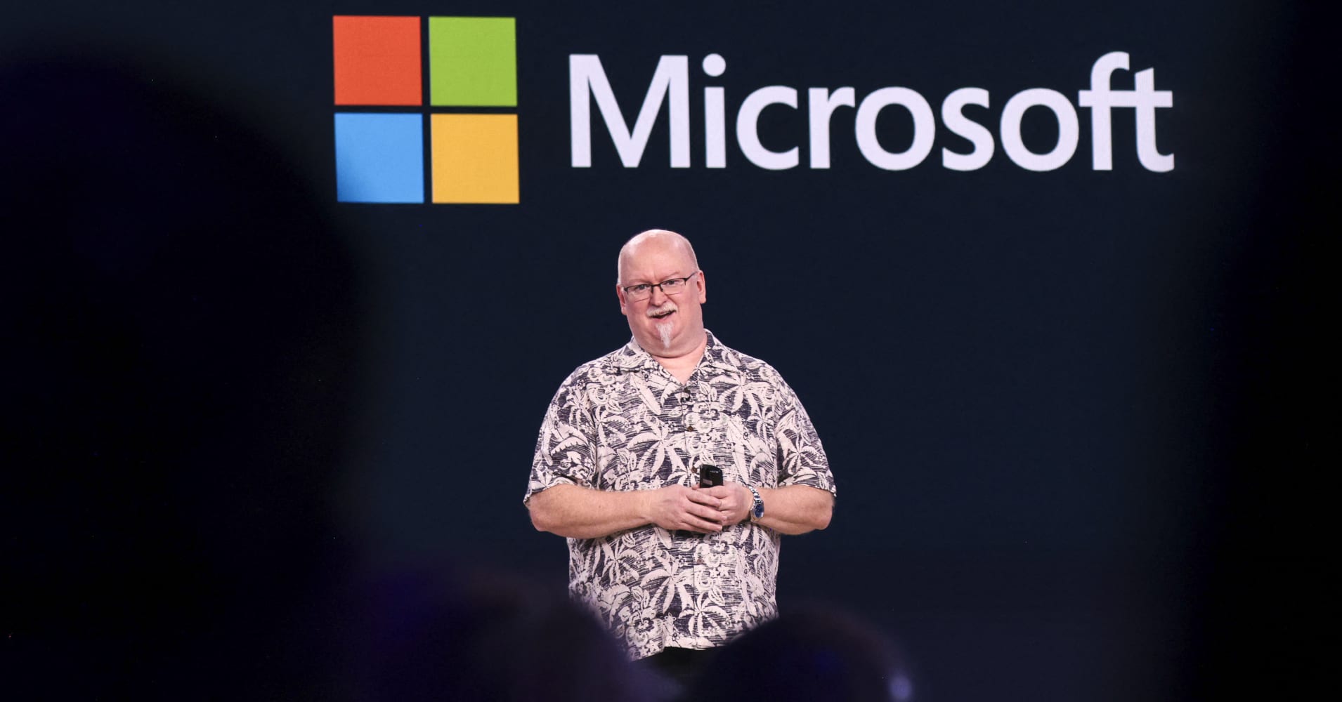 Microsoft wants to mainly use its own AI data center chips in the future