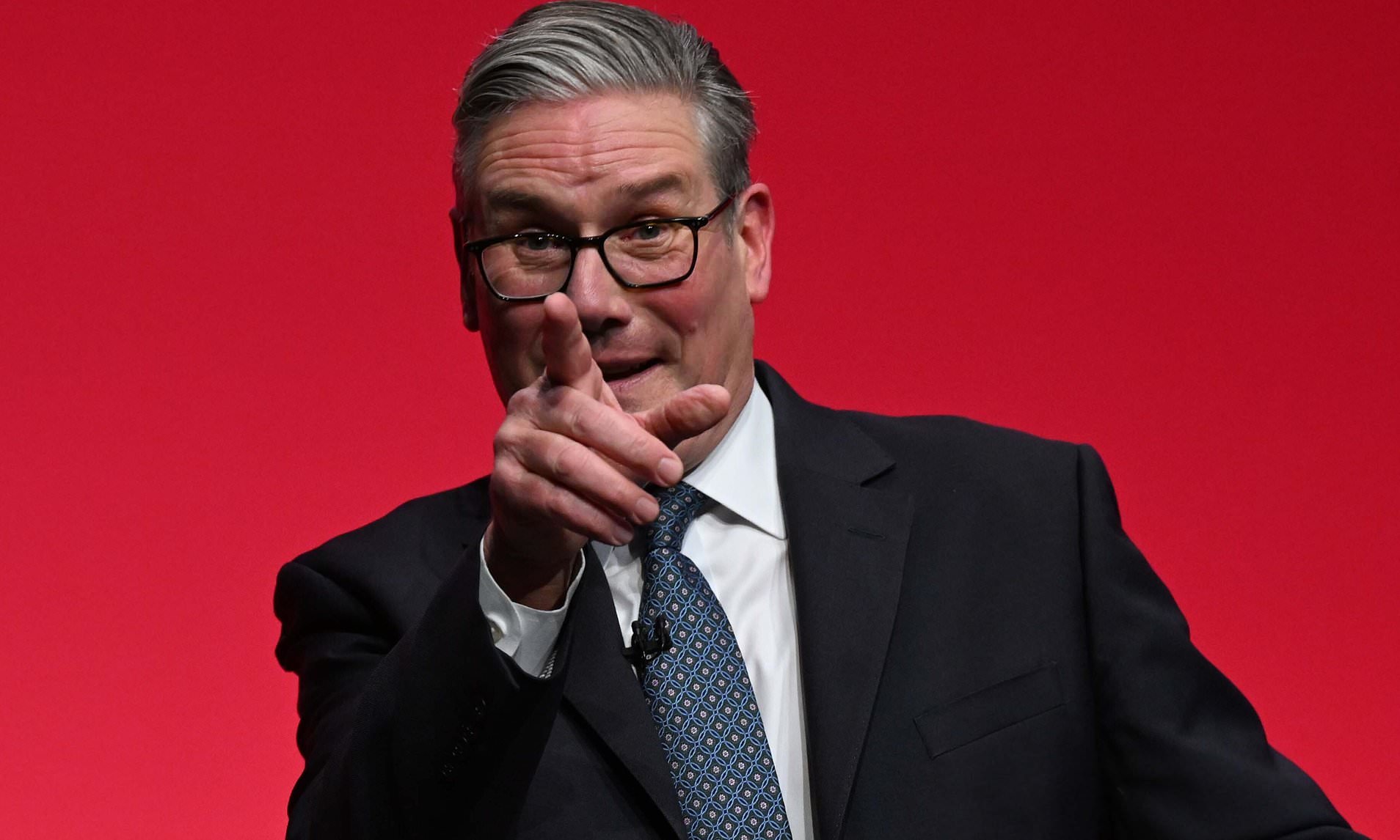 Starmer strayed into fantasy with claim that migrant boats are Farage's ...