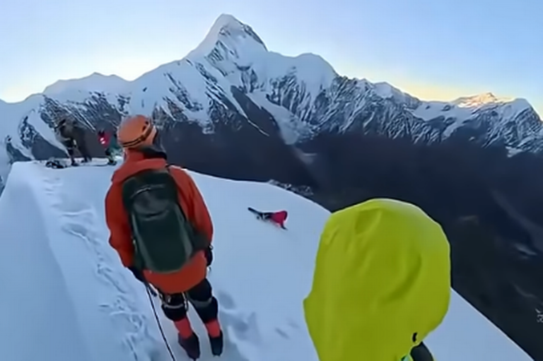 Disturbing video captures hiker falling to death from China mountain ...