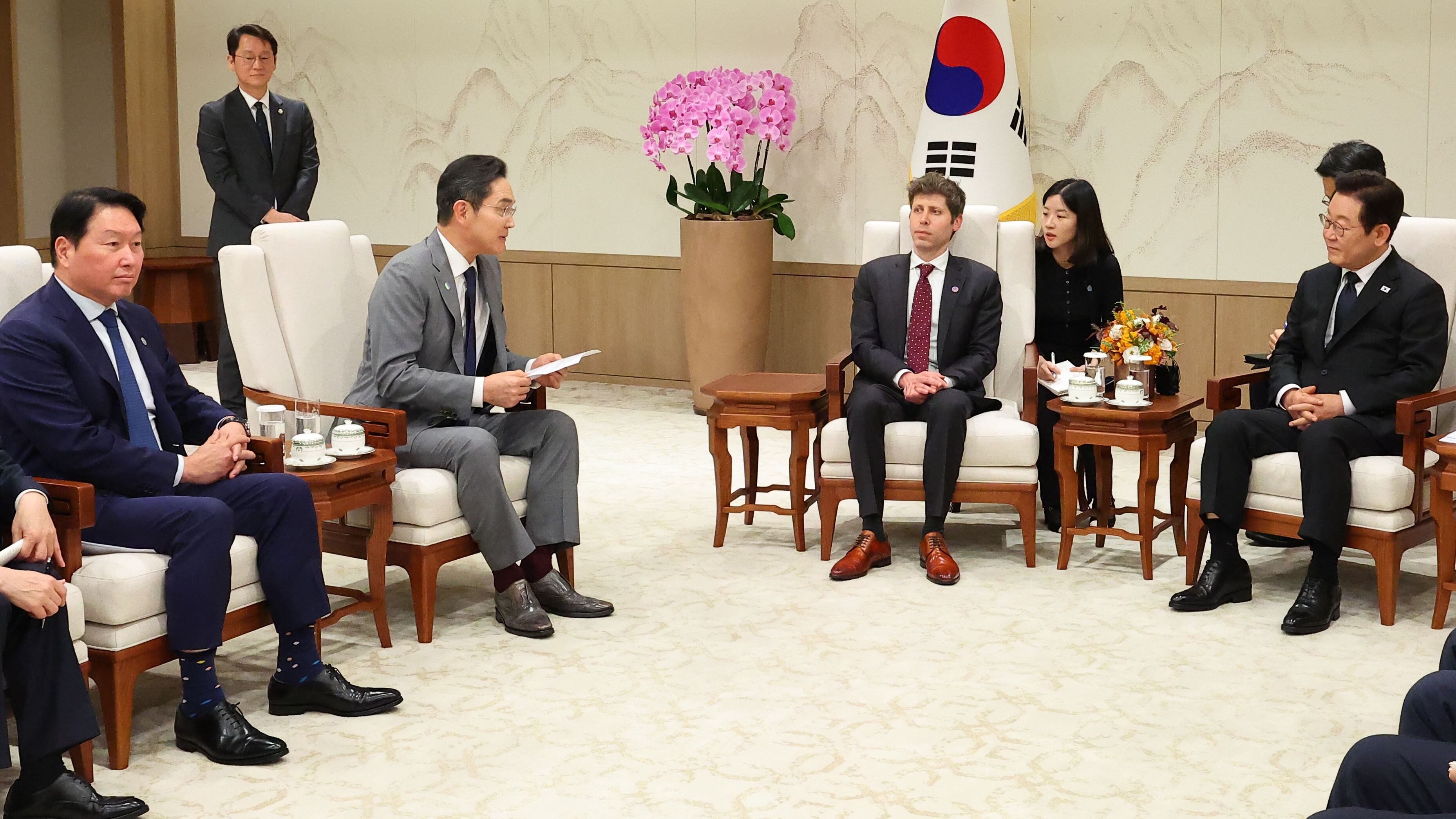 Samsung, SK Join OpenAI's Stargate Project