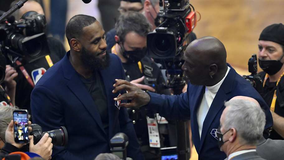 Comparing LeBron James to UNC Icon Michael Jordan: Total Stupidity