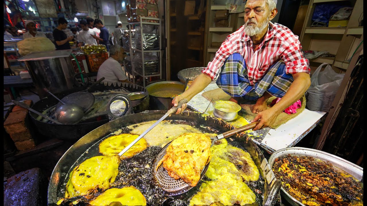 Indian Street Food Tour in Mumbai, India