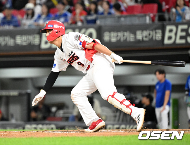 5위 싸움 최종전에서 결판난다...'소형준 10승+황재균 역전타' KT, KIA 9-3 제압 기사회생 [광주 리뷰]