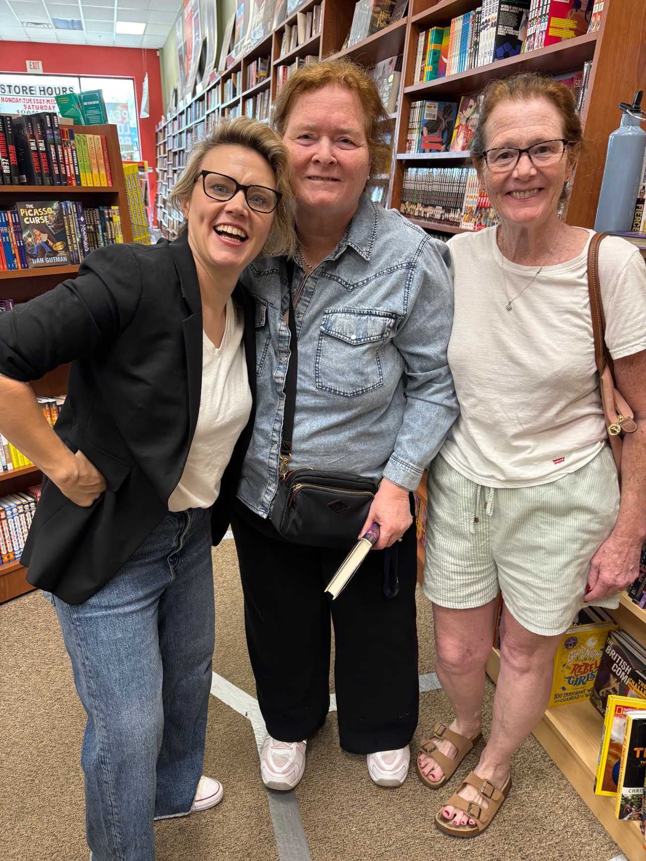 'SNL's Kate McKinnon Wows Fans At NJ Book Signing