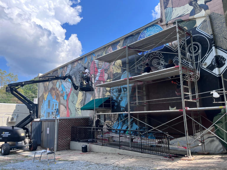 Fabian Williams' mural commemorates 1906 Atlanta race massacre