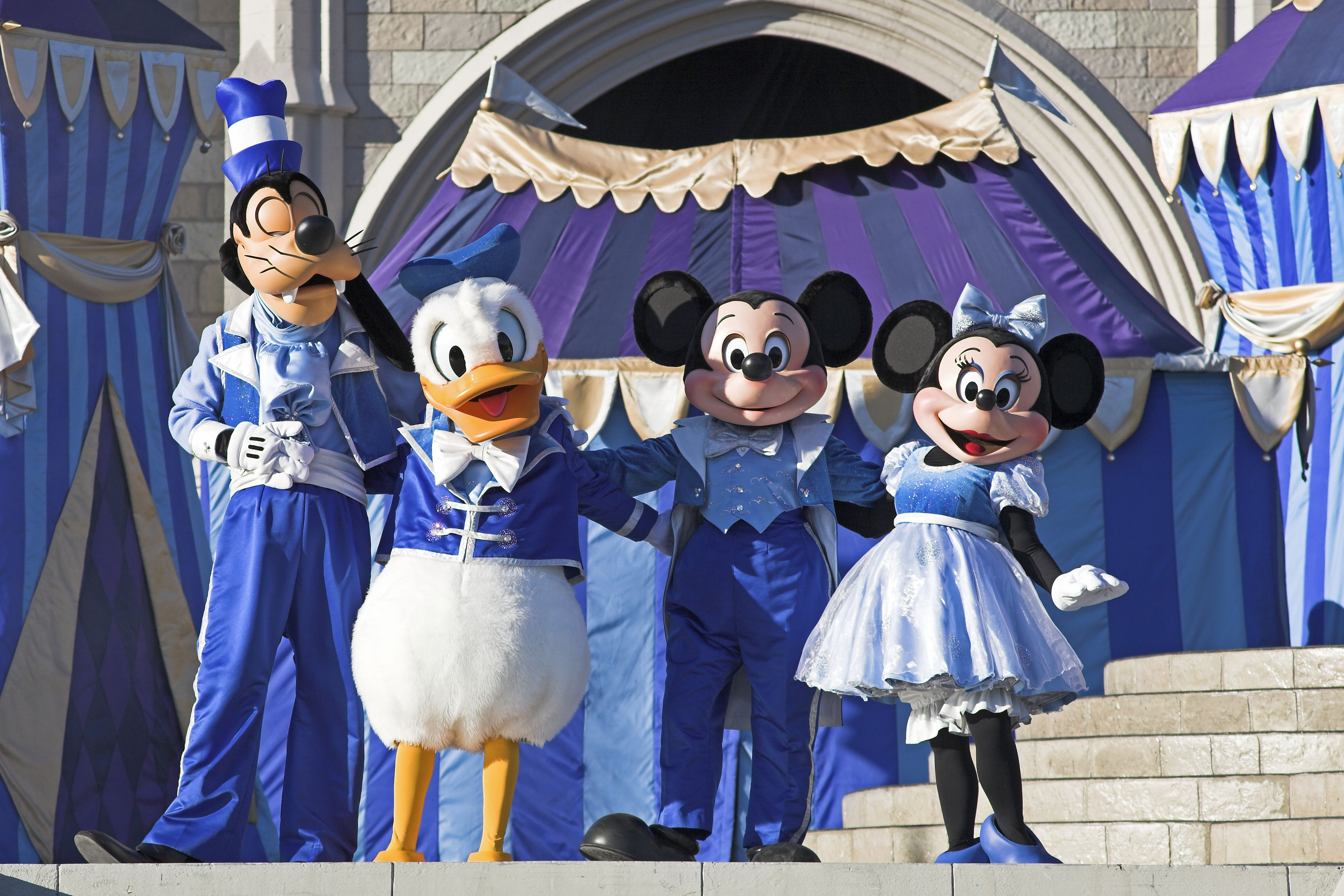 The Most Entertaining Disney World Urban Legends-Plus, Real-Life Horror ...