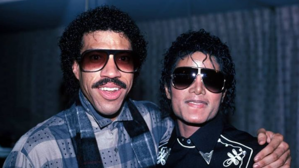 "Olían mal": El apodo que Lionel Richie le tenía a Michael Jackson