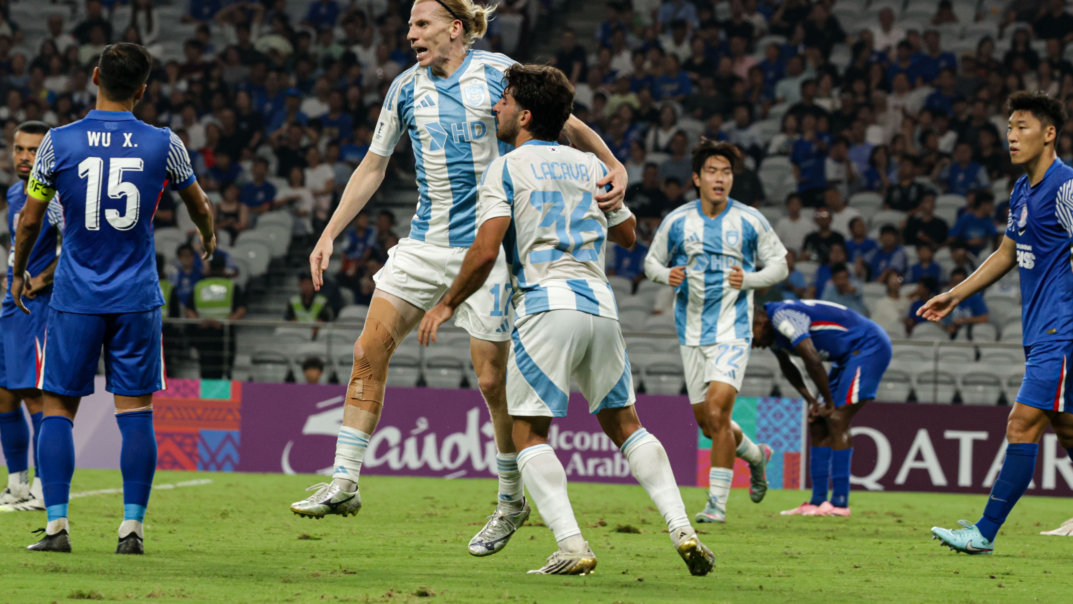 [ACLE 현장리뷰] '루빅손이 살렸다' 상하이에 선제골 맞은 울산, 원정에서 끝내 1-1 무승부