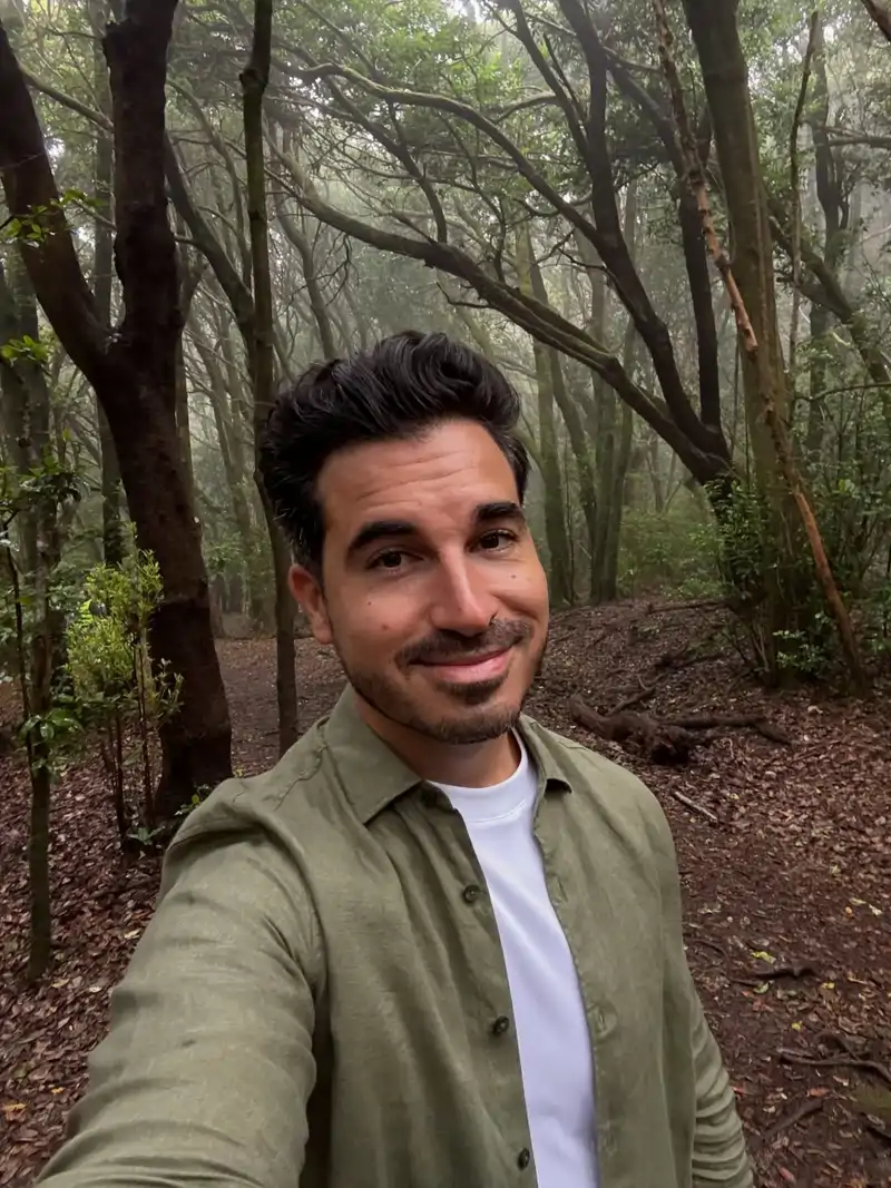 Javier Castillo (38 años), escritor: "Mi primer trabajo fue como ...