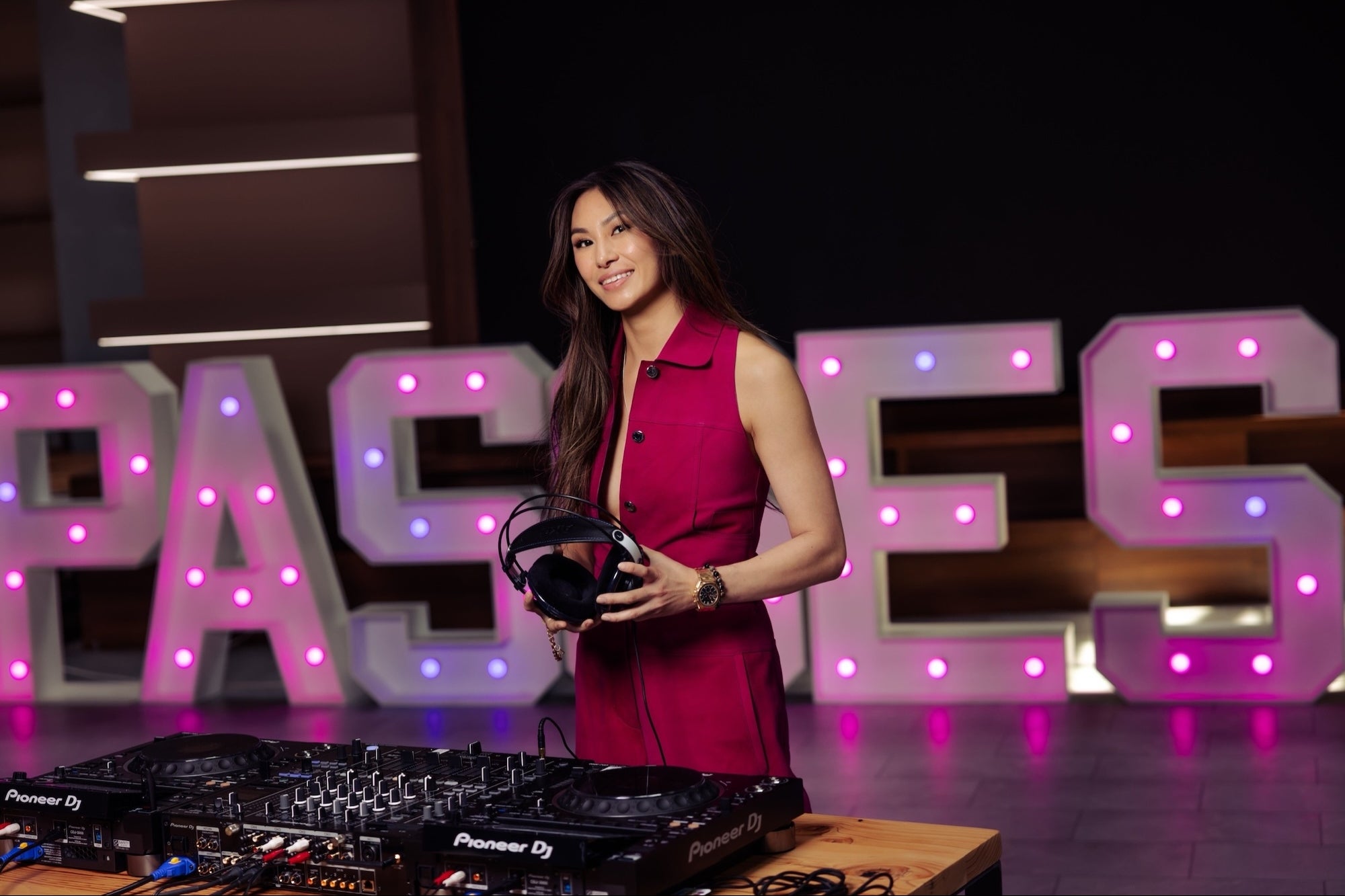 She Took Taylor Swift's Spot As the Youngest Self-Made Female ...