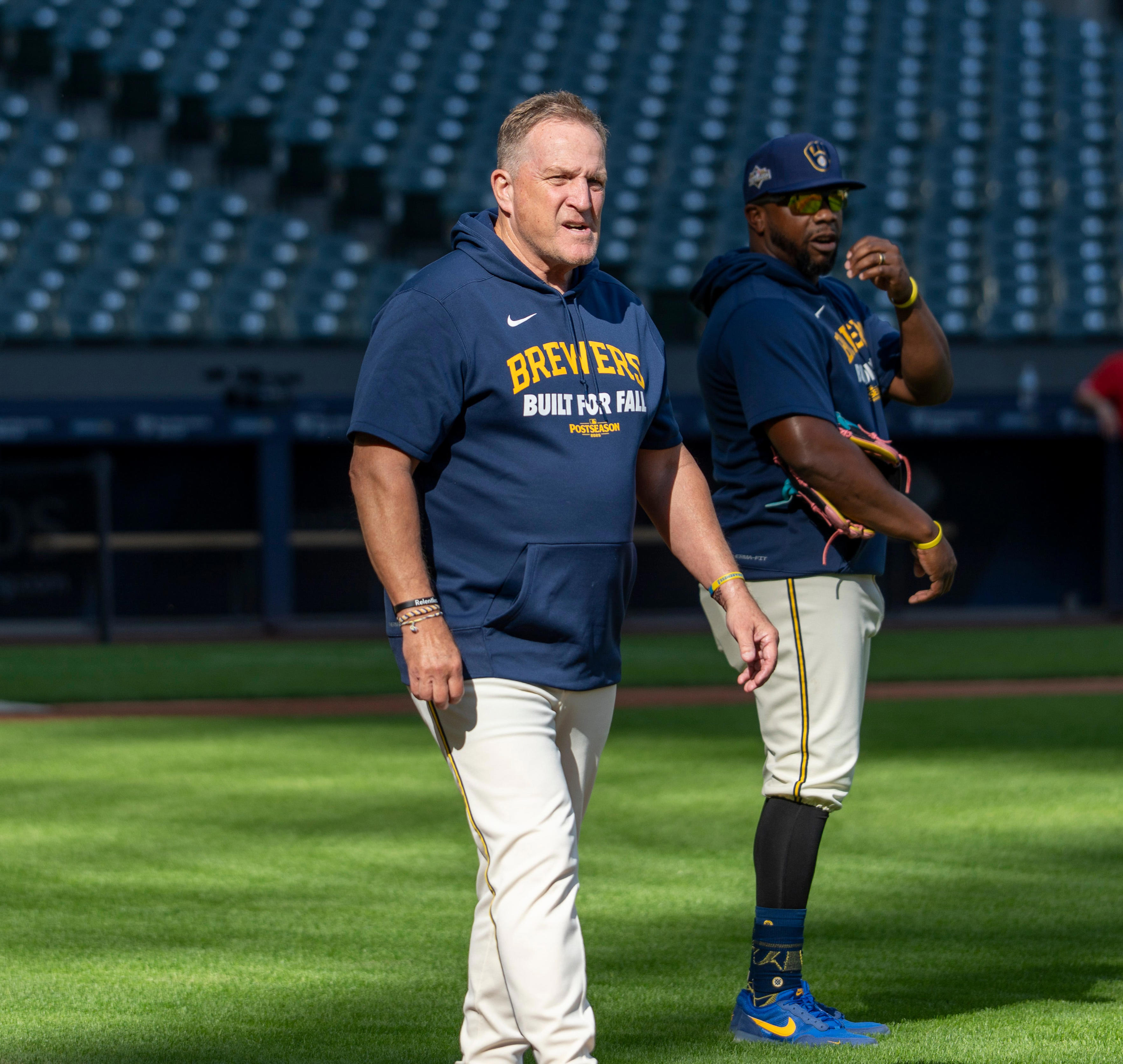 Pedro Martinez praises Brewers' style of play on TBS pregame show