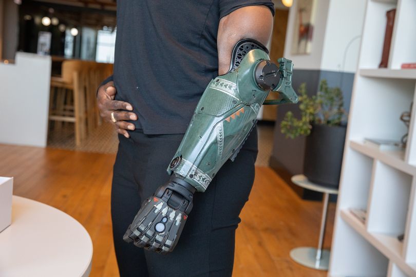 Hero U.S. Army veteran Danielle Green fitted with Call of Duty arm ...