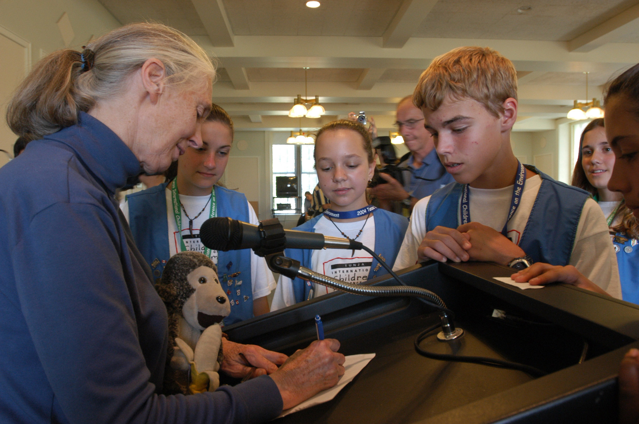 Jane Goodall, primatologist and friend to chimpanzees, dies at 91