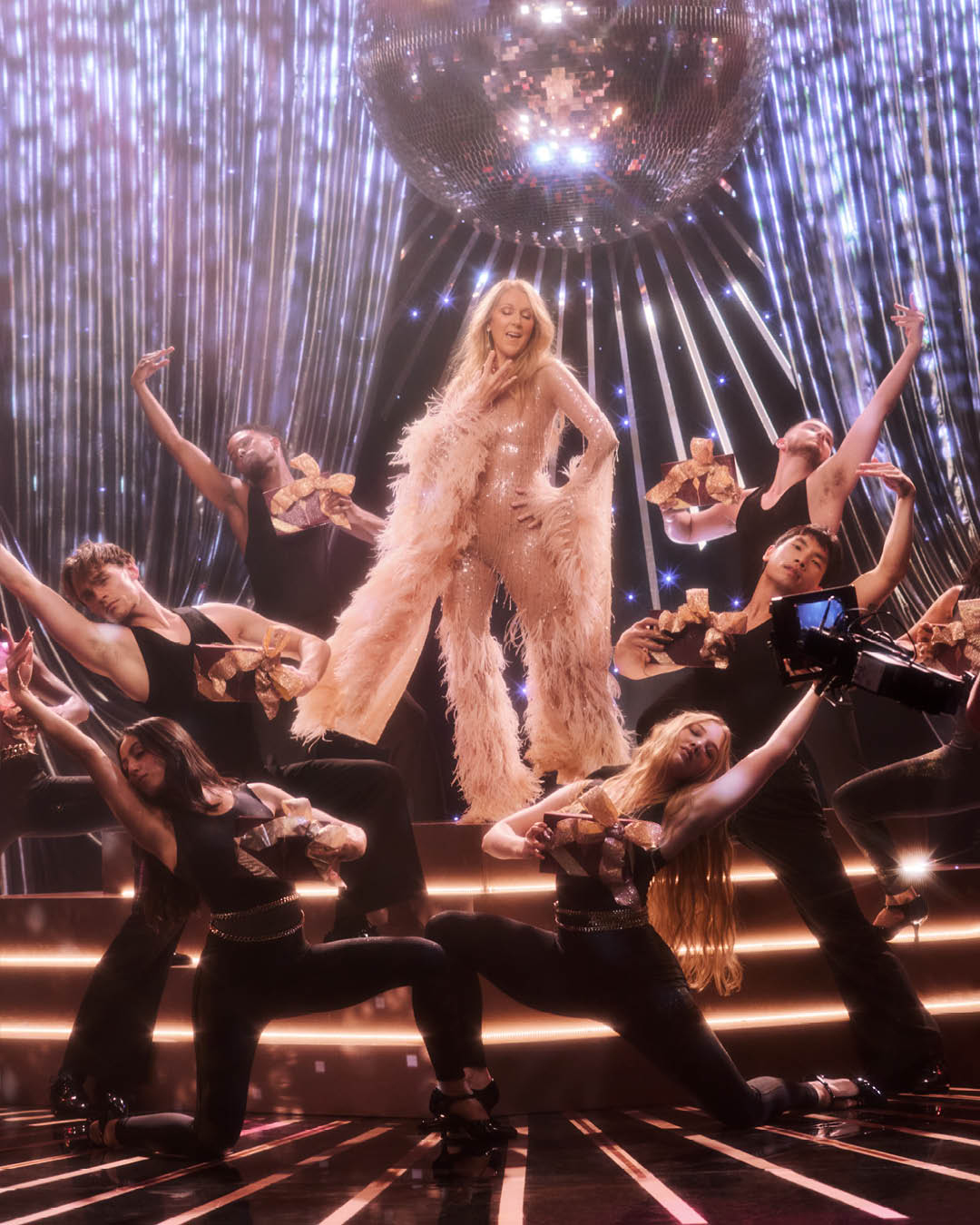 Celine Dion shares her holiday fashion and beauty tips — including her ...