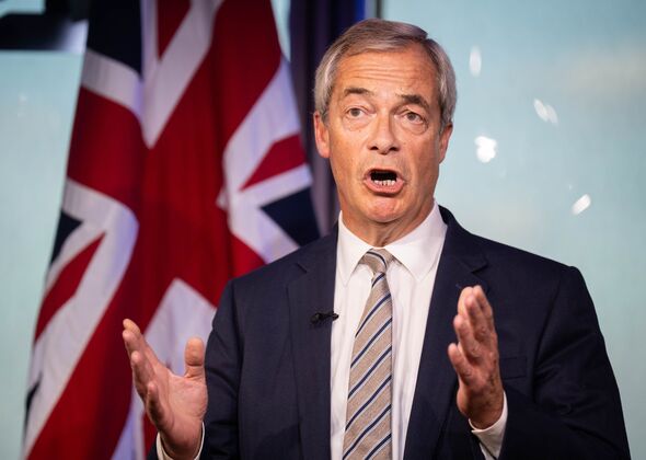 Nigel Farage erupts over Keir Starmer's 'devious and dishonest' migrant ...