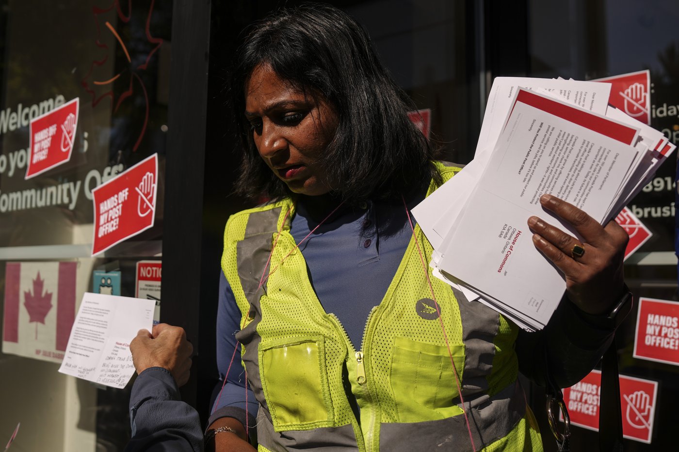 Canada Post CEO says he supports Ottawa's plan to shore up its shaky ...