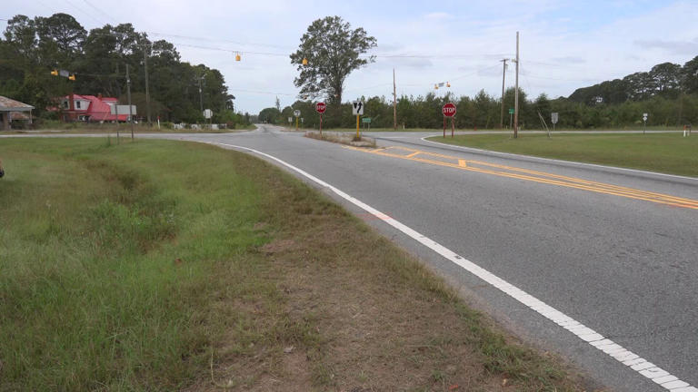 Highway 102, 43 intersection to stay open during construction in Calico