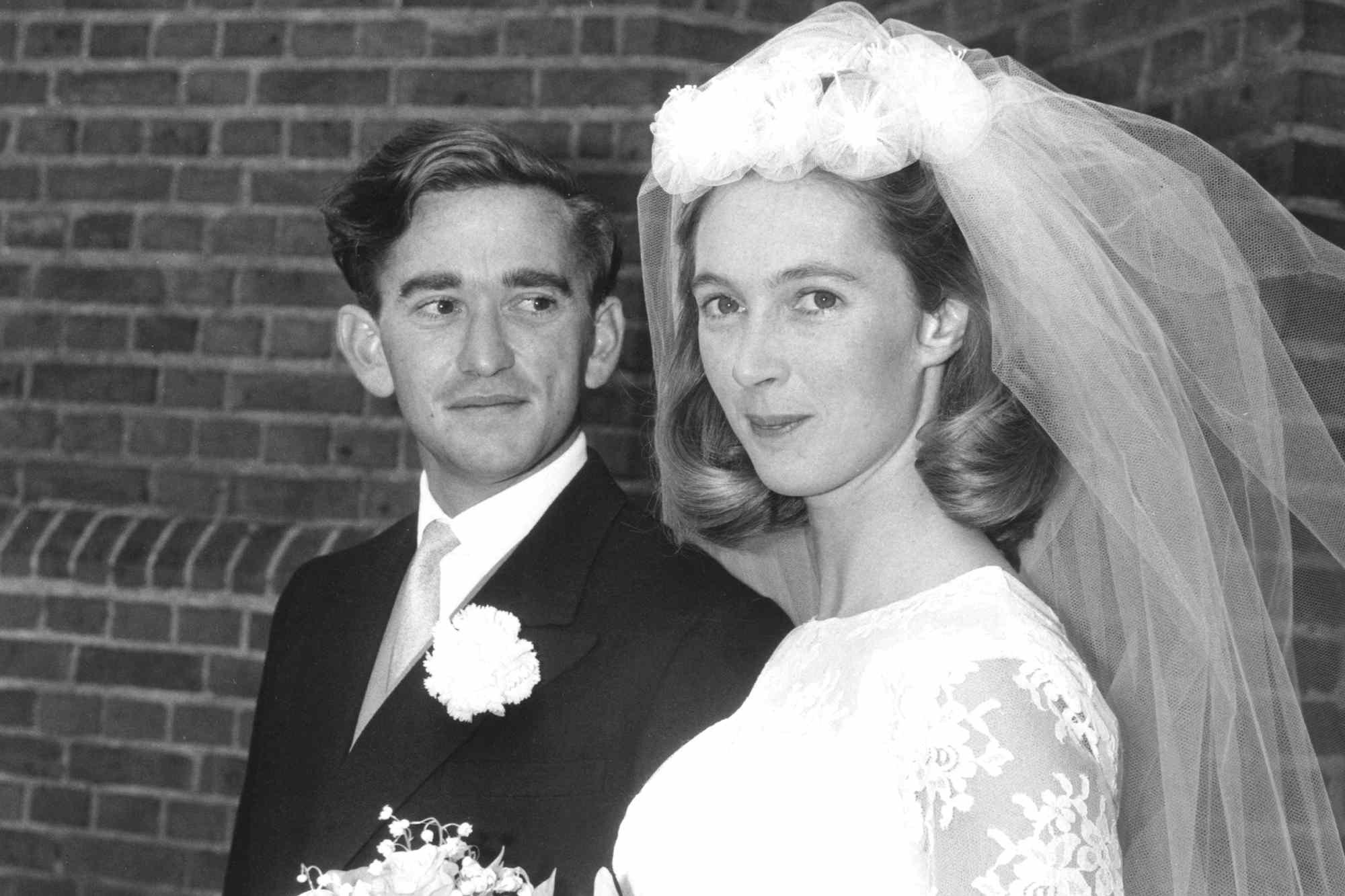 Jane Goodall's 2 Husbands: All About Her Relationships with ...