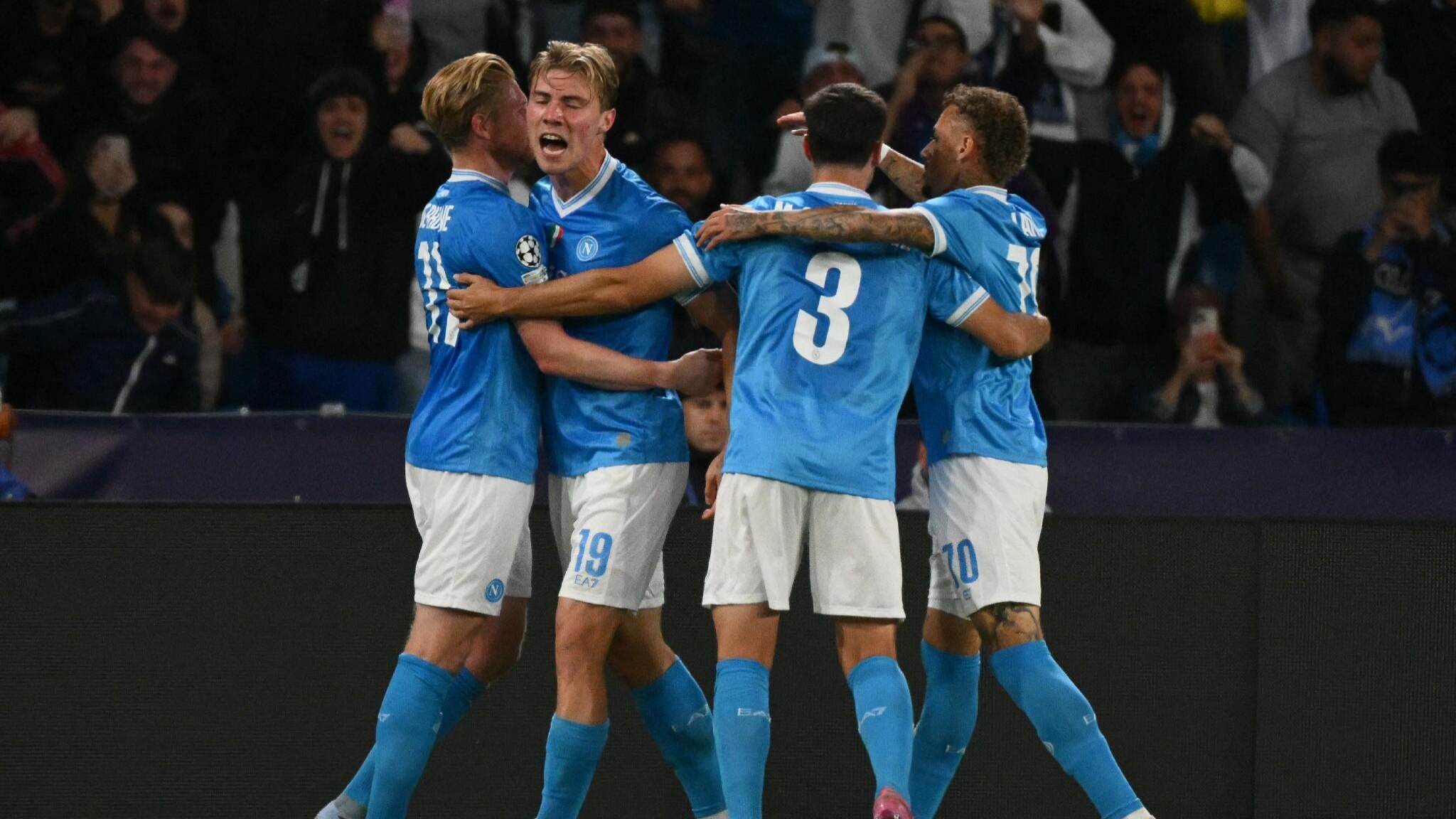 Champions League: il Napoli fa festa con lo Sporting Lisbona 2 -1, tra ...