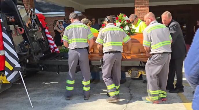 Tow truck drivers travel hundreds of miles to honor fallen comrade in ...