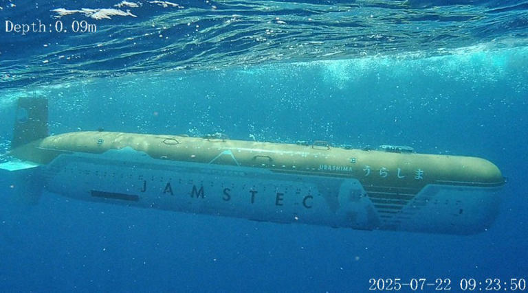 What is the mission of Japan's super deep-diving Urashima exploration sub?