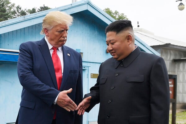 U.S. Discusses Trump-Kim Meeting During APEC Summit