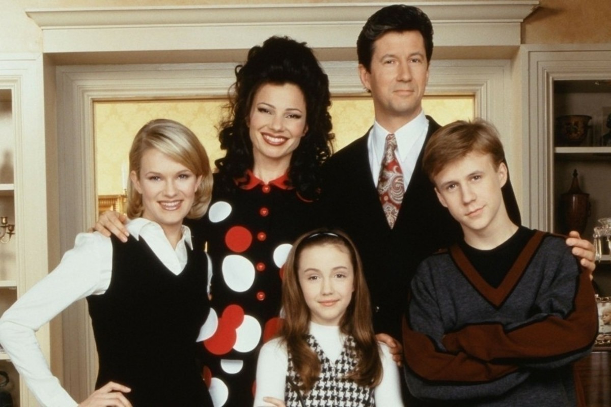 See 'The Nanny' Cast Stage a Mini-Reunion 26 Years Later