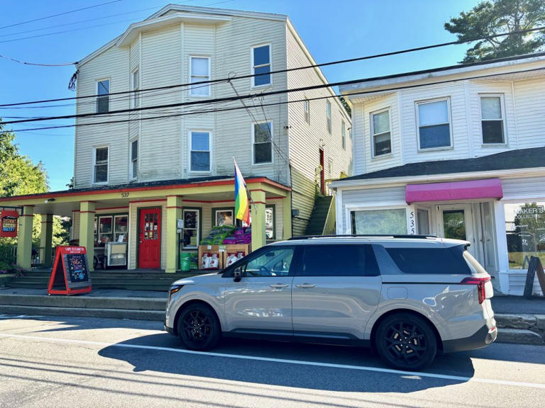 BYD sold way more EVs than Tesla in 2025, but that's not as cool as ...