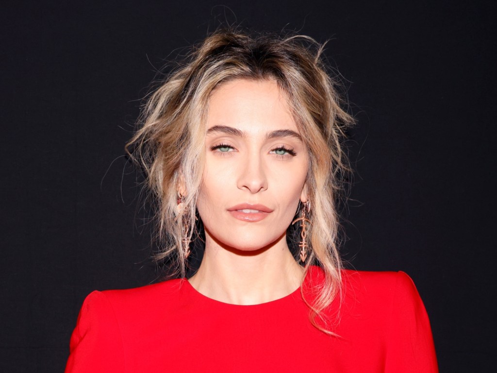 Paris Jackson Proves She's a Red-Hot Fashion Icon With This Hypnotizing ...