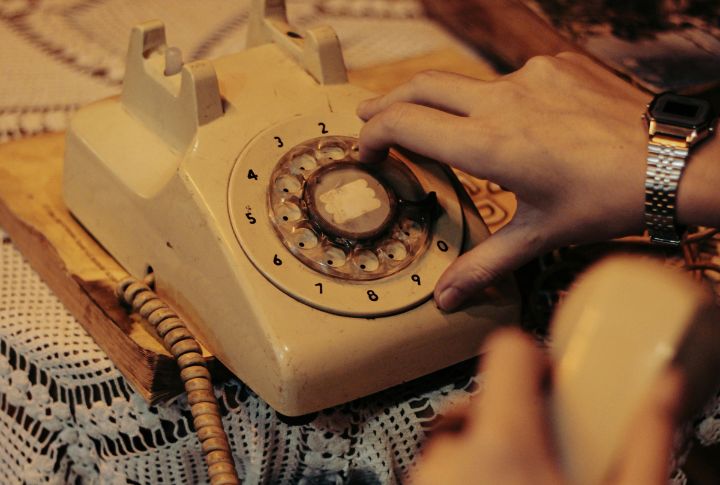 20 Outdated Gadgets Hiding In Old American Homes