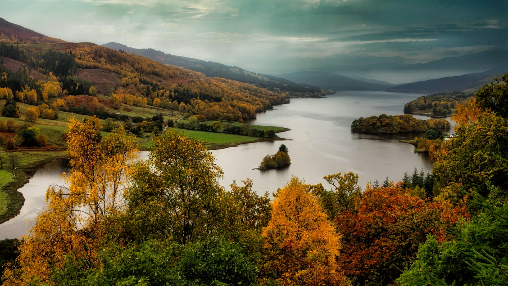 The World’s Most Beautiful Places To See Fall Colors