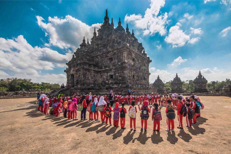Menikmati Keindahan Candi Plaosan, Situs Bersejarah yang jadi Destinasi ...