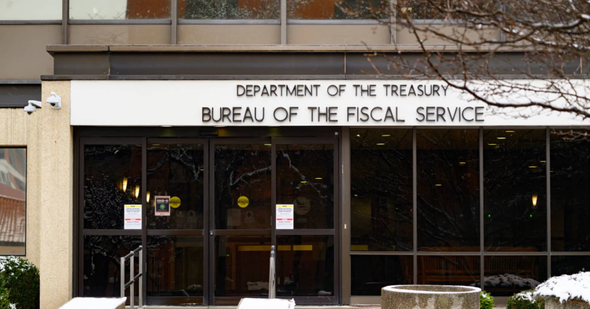 Government shutdown risks: DOGE real estate impact shows one way ...