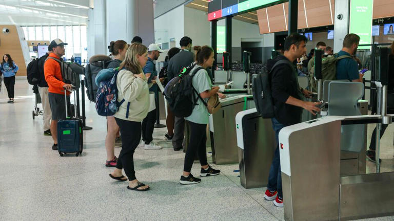 Canada updates travel warning for US: Here's what you must know before ...