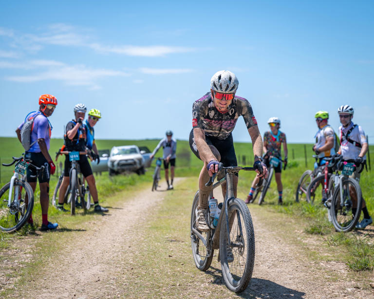 Lauren De Crescenzo wins fourth Rad Dirt Fest while Cole Davis takes ...